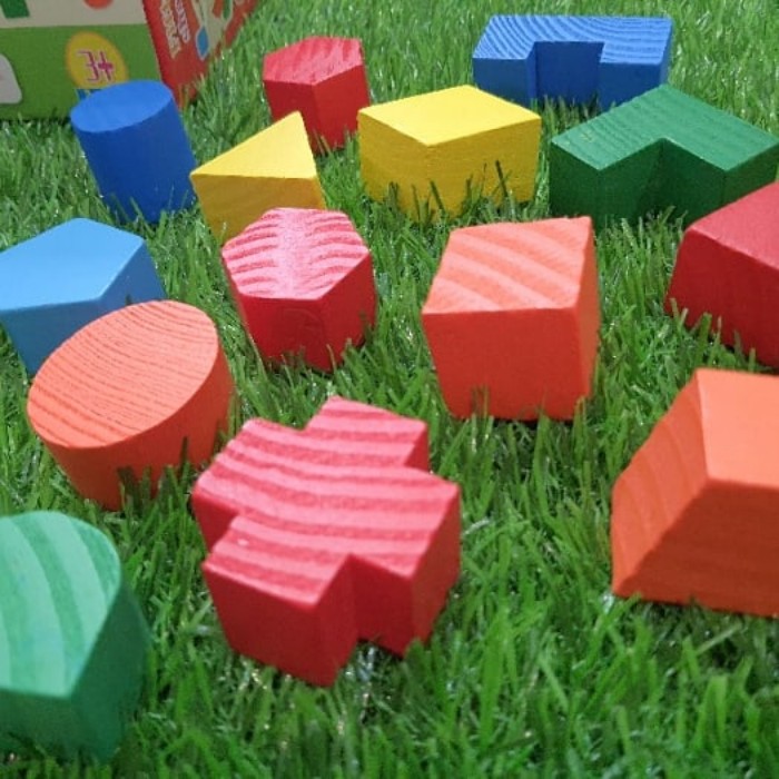 Wooden 15 Holes Square Box with Different Shapes and Blocks Sorter Puzzle
