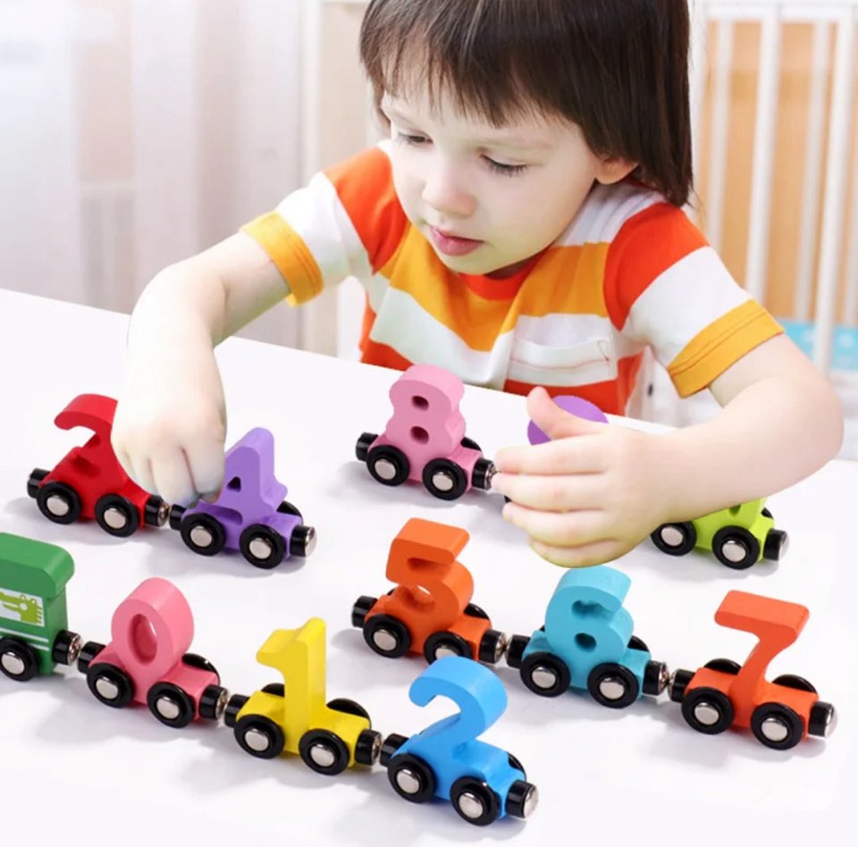 Wooden Digital Magnetic Numbers Train - Early Education Toy for Toddlers